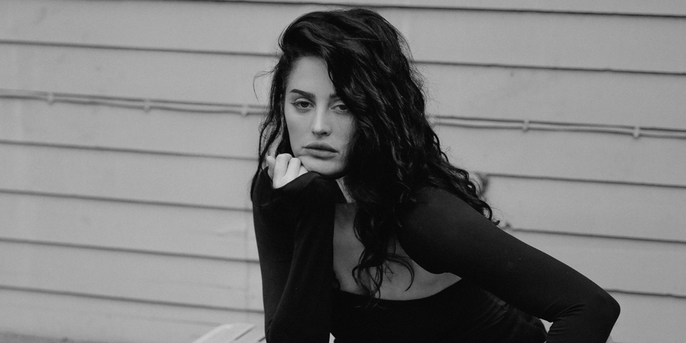 Rising Star Moxie Raia Debuts New Single ‘Cold Outside’ – Listen Now ...