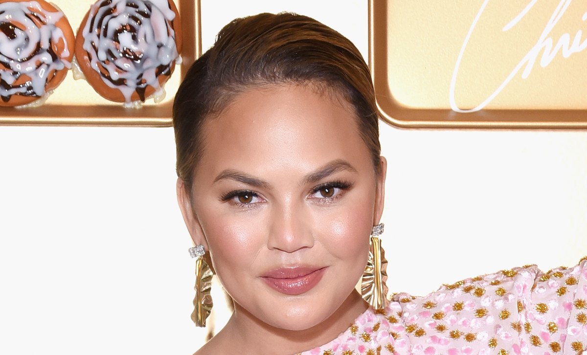 Chrissy Teigen Has Best Response to Troll Criticizing Her Magazine ...
