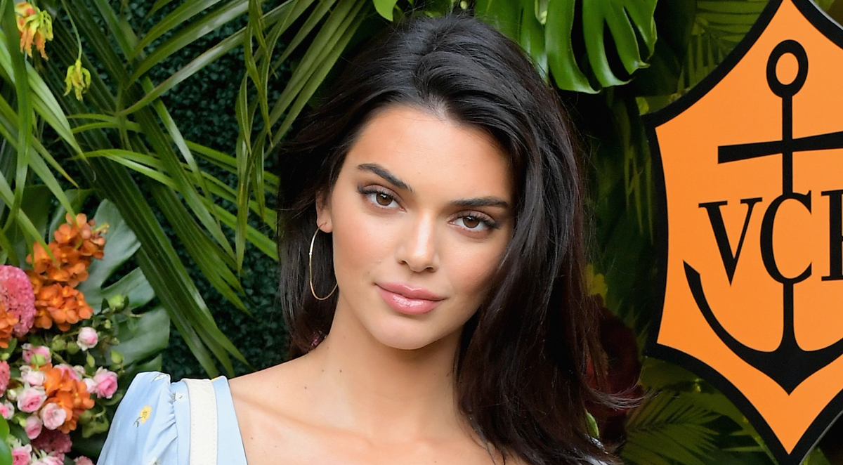 Kendall Jenner Photo From ‘Vogue’ Sparks Controversy, Magazine ...