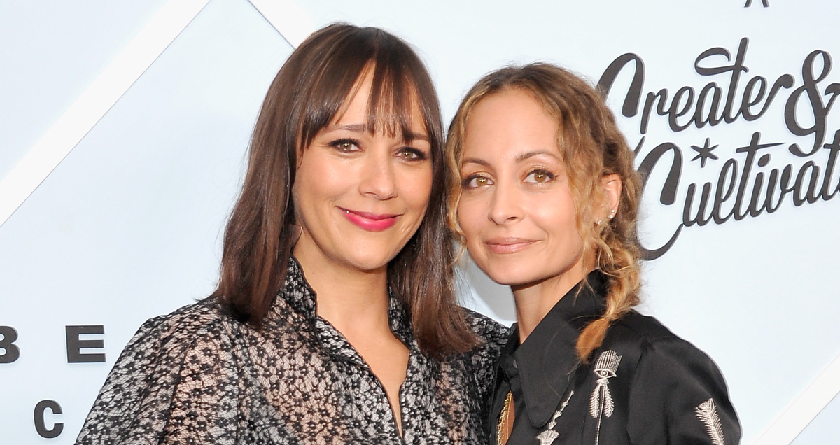 Rashida Jones & Nicole Richie Stop for a Hug on the Red Carpet | Cara ...