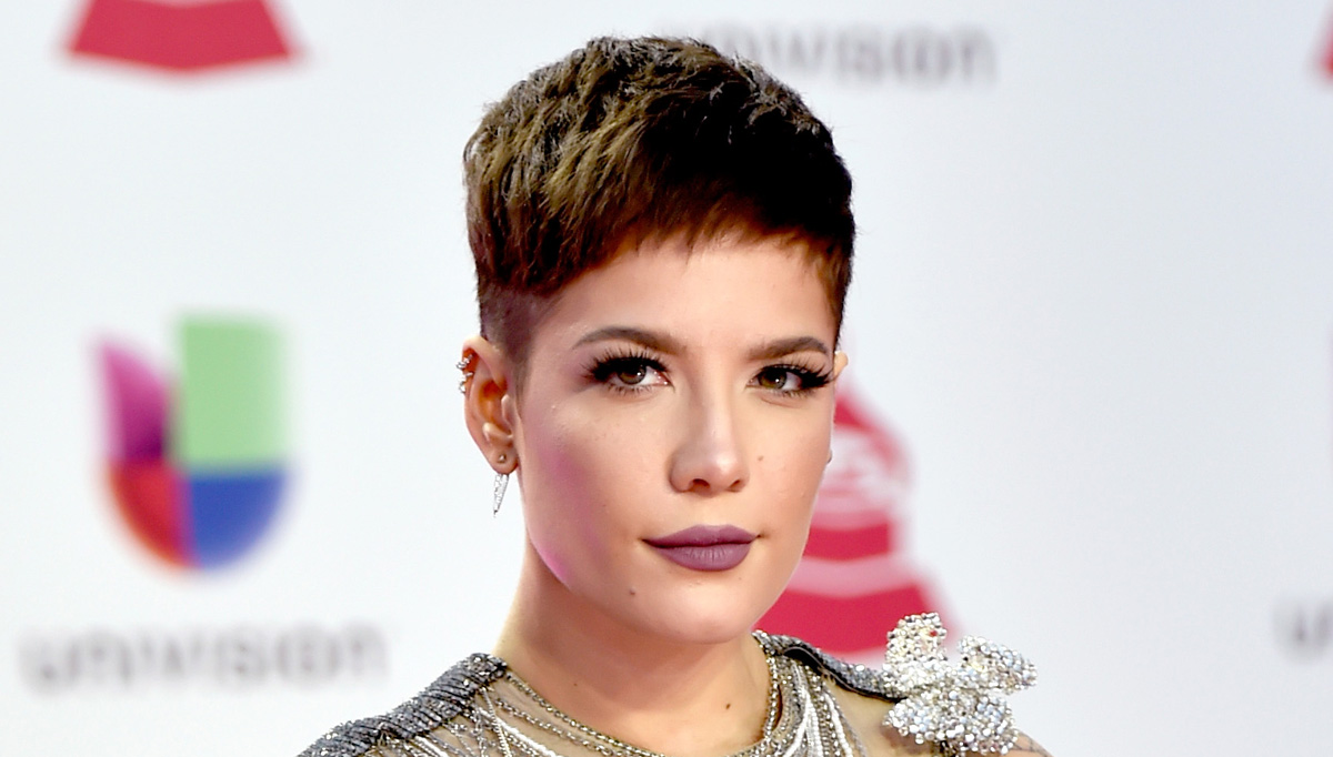 Halsey Calls Out Victoria’s Secret After Performing at Fashion Show ...