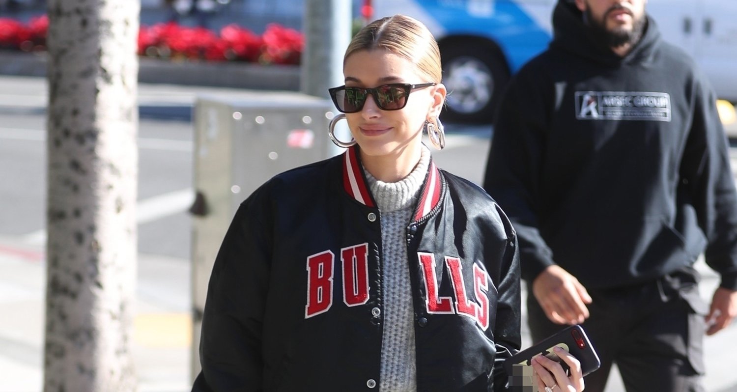 Hailey Bieber Steps Out After Spending New Year’s Eve in Hawaii With ...