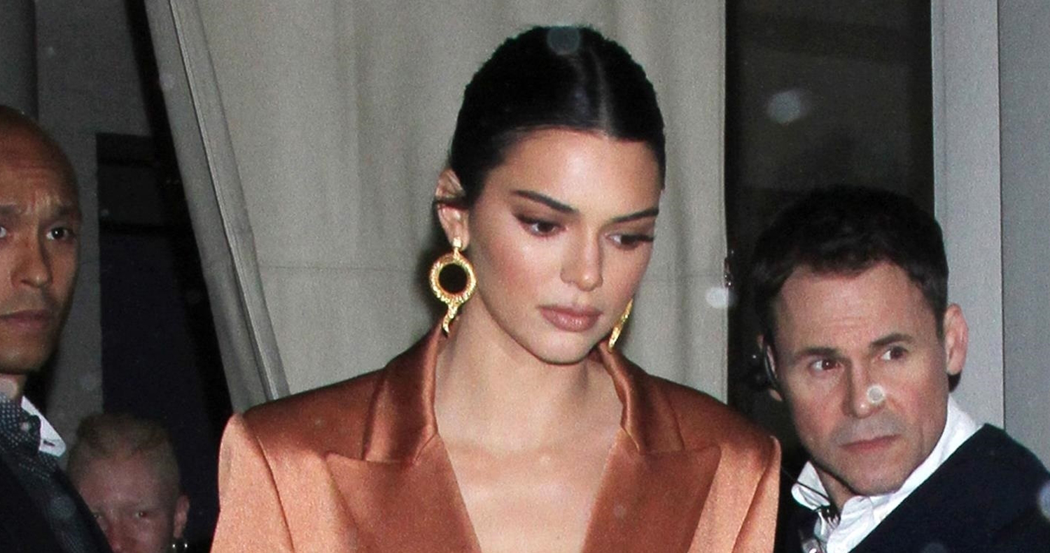 Kendall Jenner Goes Pantless for Stuart Weitzman NYFW Show | 2019 New ...