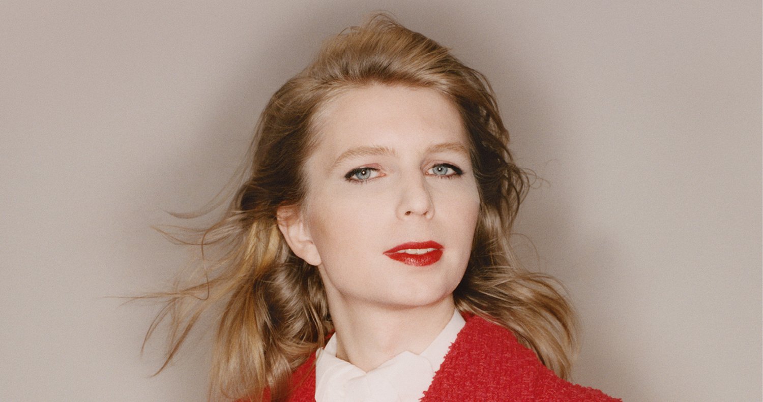 Chelsea Manning Talks Being Called a Hero & Living Up to Expectations ...