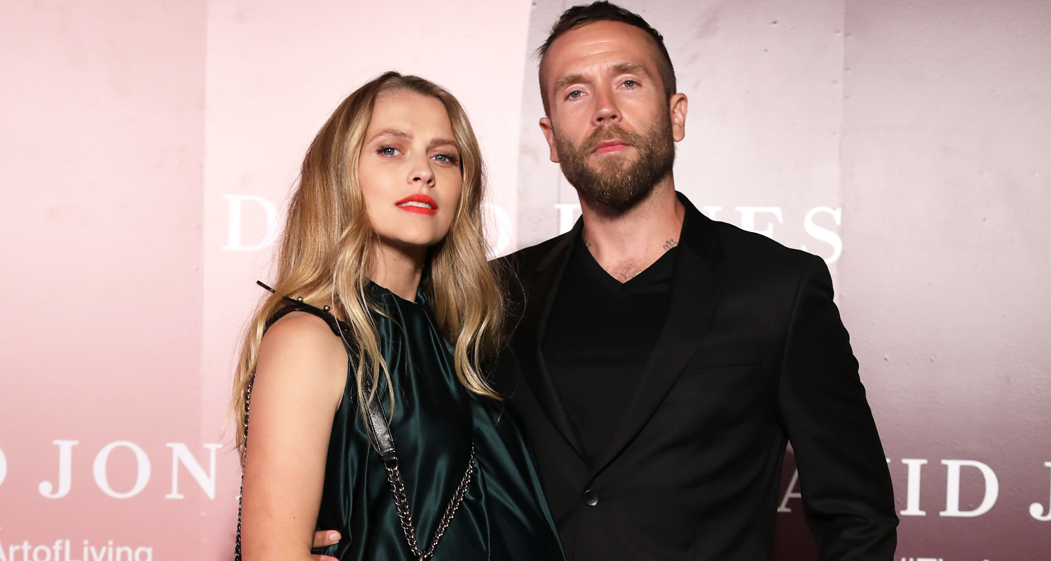 Pregnant Teresa Palmer & Hubby Mark Webber Couple Up at David Jones ...