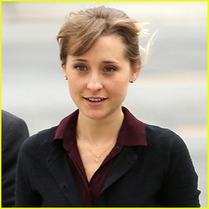 Smallville’s Allison Mack Pleads Guilty in NXIVM Sex Cult Case ...
