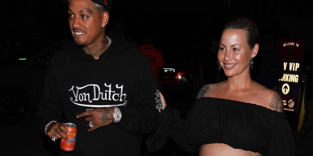 Pregnant Amber Rose Shows Off Her Baby Bump at a Concert With Boyfriend ...