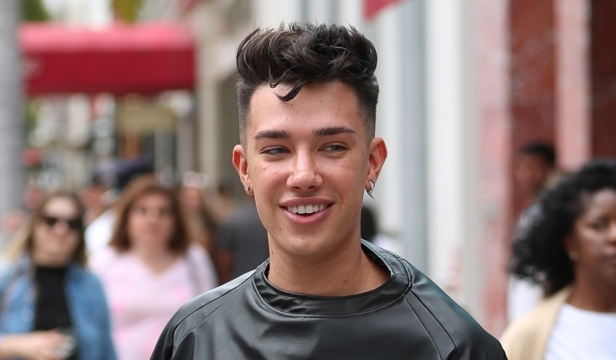 James Charles Steps Out to Do Some Shopping After Making YouTube Return ...