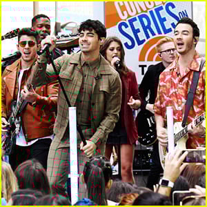 Jonas Brothers Perform ‘Sucker’ ‘SOS’ & More on ‘Today’ in NYC | Joe ...