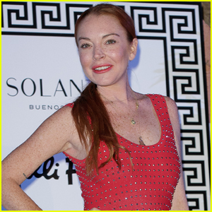 Lindsay Lohan Strikes Sultry Pose in Topless Instagram Photo | Lindsay ...