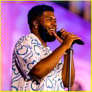 Khalid Performs at Apple Music’s Up Next Live | Khalid : Just Jared