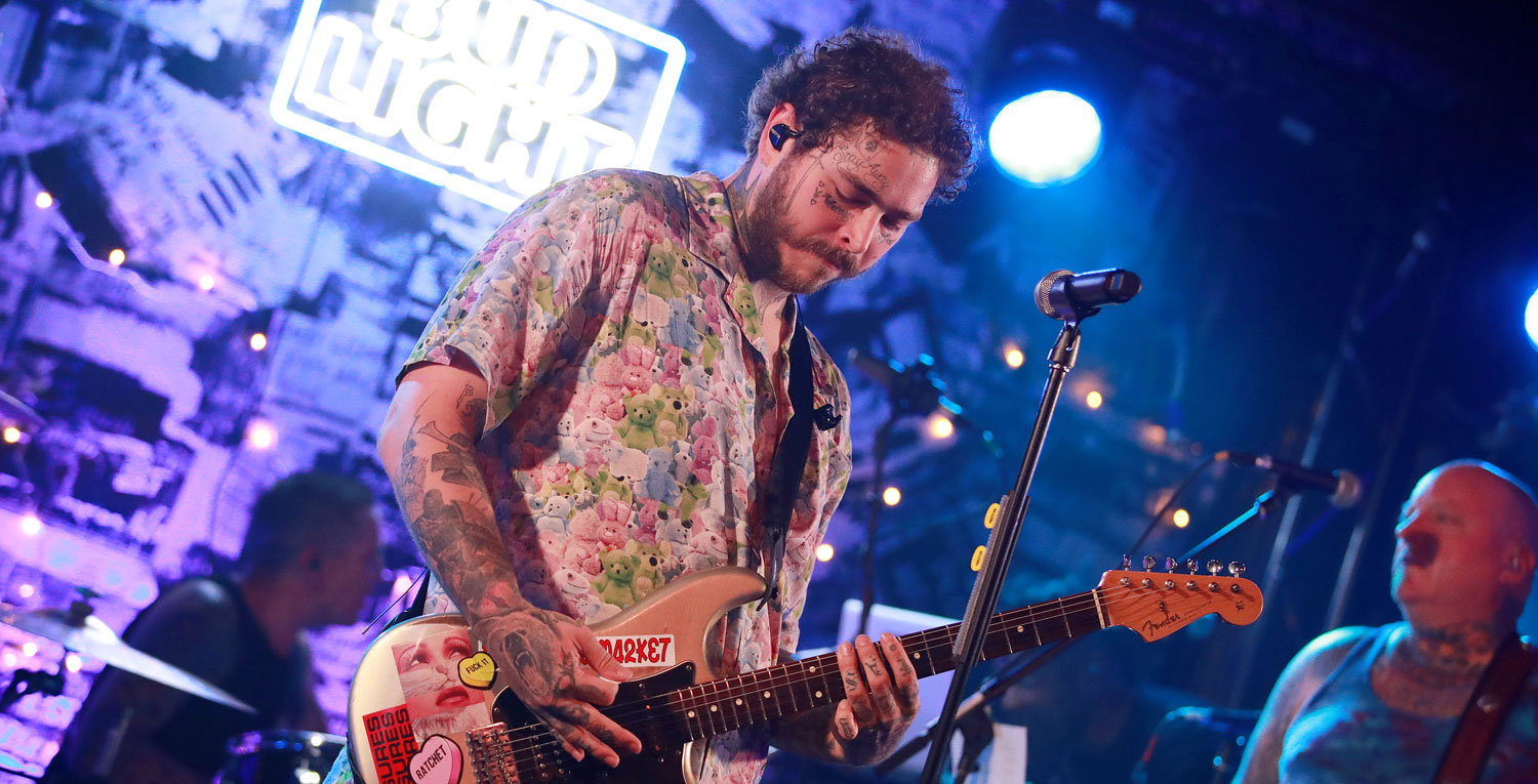 Post Malone Debuts ‘Circles’ at Bud Light Dive Bar Show – Watch ...