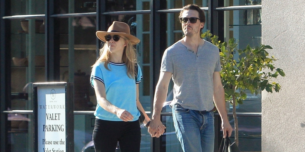 Natalie Dormer & David Oakes Hold Hands While Shopping in West ...