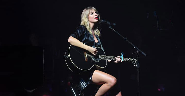 Taylor Swift Plays First Concert of ‘Lover’ Era in Paris! | Taylor ...