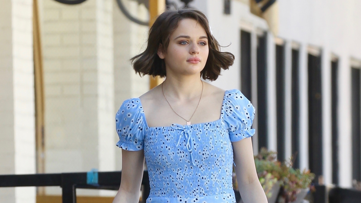 Joey King Steps Out for Lunch with Her Cute New Bob! | Joey King : Just ...