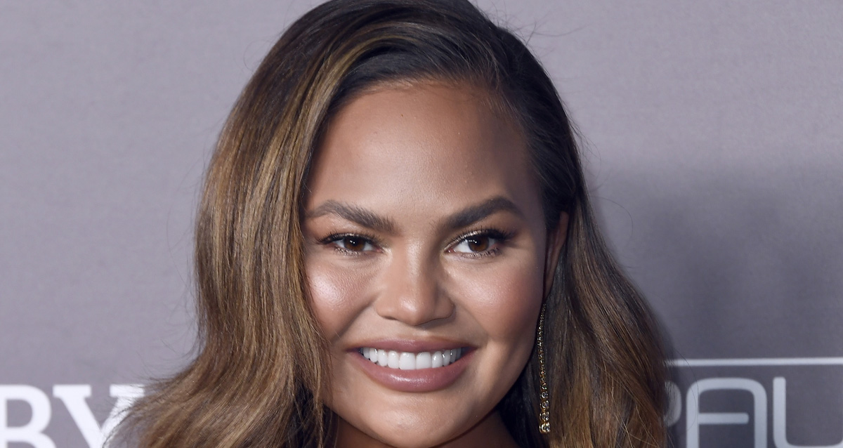 Chrissy Teigen Responds Directly to Troll Pointing Out Her ‘Household ...