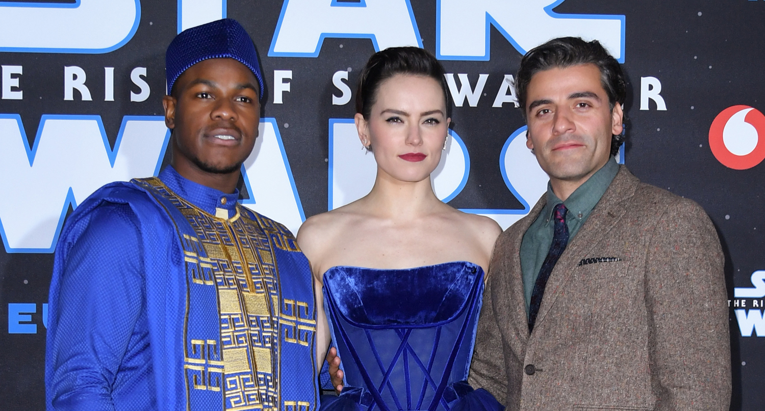 Daisy Ridley Joins John Boyega & Oscar Isaac at ‘Star Wars: The Rise of ...