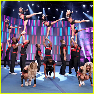 Netflix’s ‘Cheer’ Cast Wows With Incredible Routine on ‘Ellen’ – Watch ...