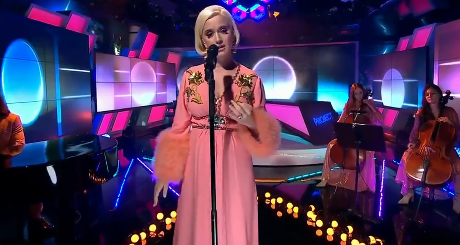 Pregnant Katy Perry Performs ‘Never Worn White’ for First Time on ‘The ...