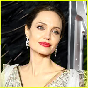 Angelina Jolie Pays Tribute to Late Mom Marcheline Bertrand on Mother’s ...