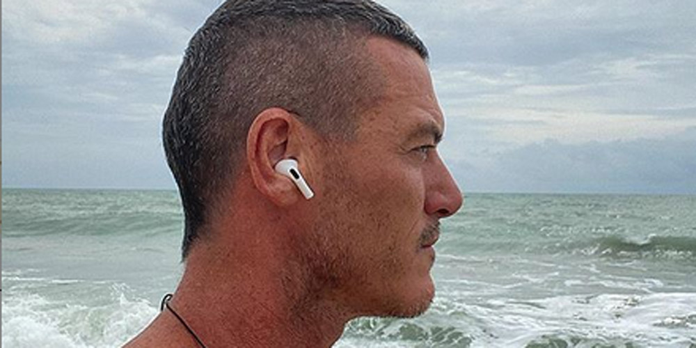 Luke Evans Posts a Shirtless Selfie at the Beach Over Memorial Day ...