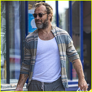 Jude Law Covers Up His ‘Sexy Sadie’ Tattoo with a Fish | Jude Law ...