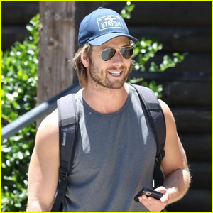 ‘Top Gun’ Star Glen Powell Looks Buff While Heading to a Workout in ...