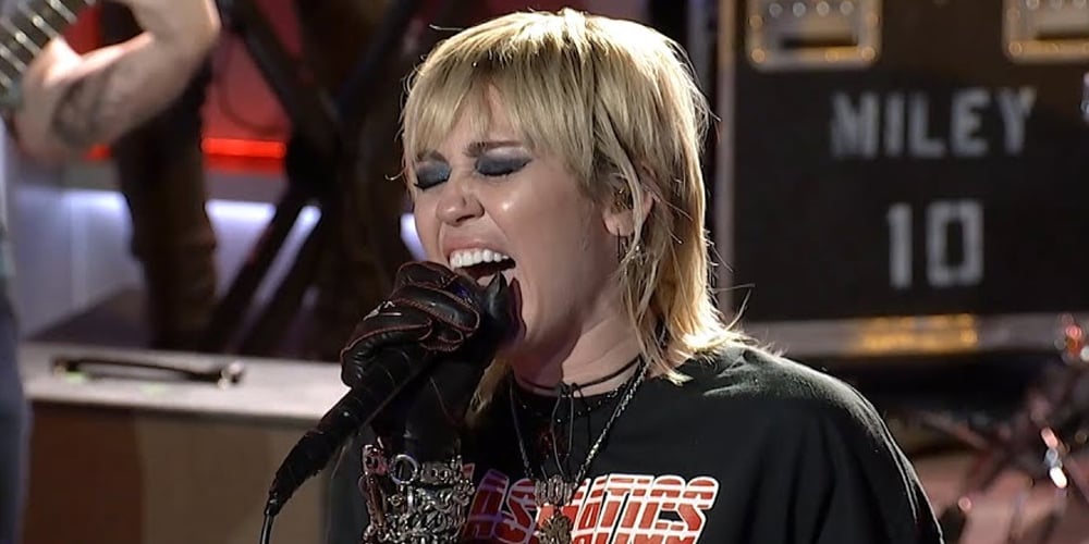 Miley Cyrus Covers Hole Classic ‘Doll Parts’ – Watch! (Video ...