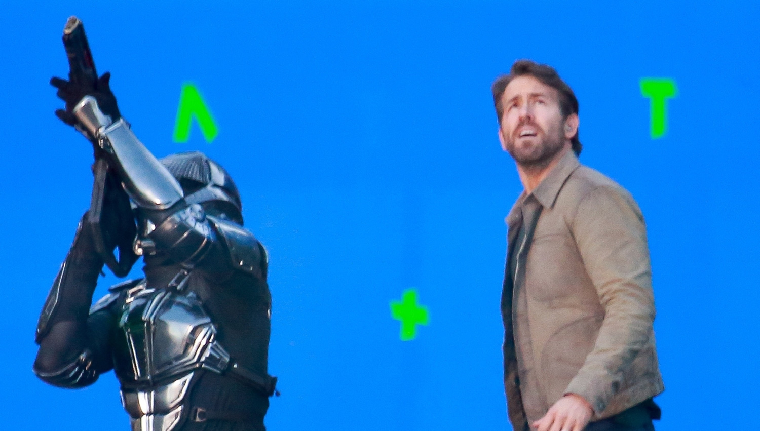 Ryan Reynolds Films an ‘Adam Project’ Fight Scene Against a Blue Screen ...