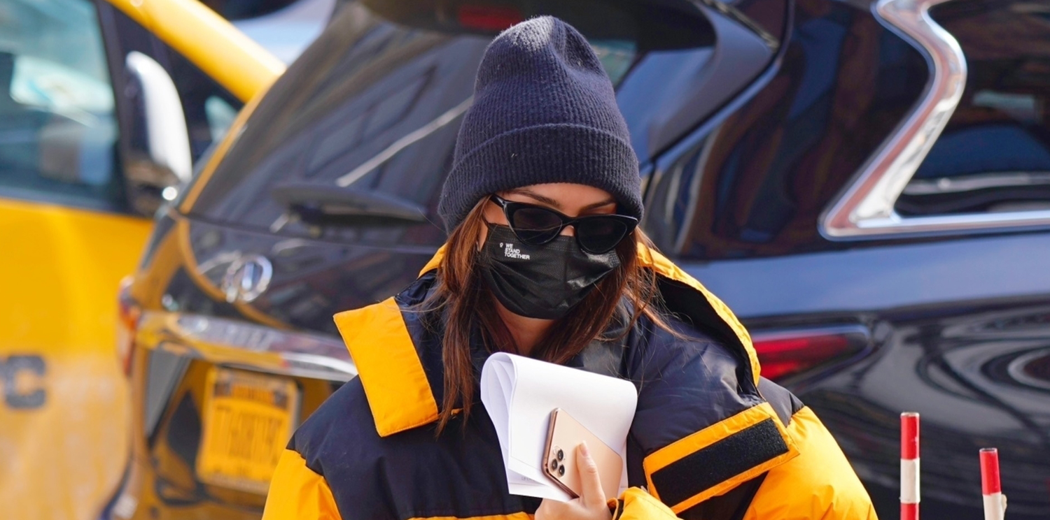 Emily Ratajkowski Covers Baby Bump in Bright Yellow Coat for Doctor’s ...