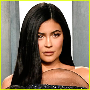 Kylie Jenner Introduces New Puppy Named Kevin | Celebrity Pets, Kylie ...