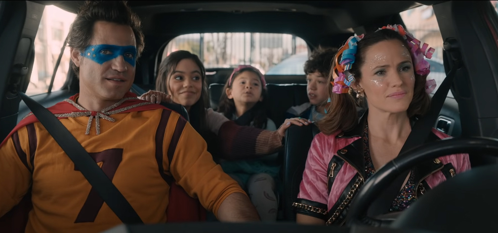 Jennifer Garner & Edgar Ramirez Stop Saying No to Their Kids in ‘Yes ...