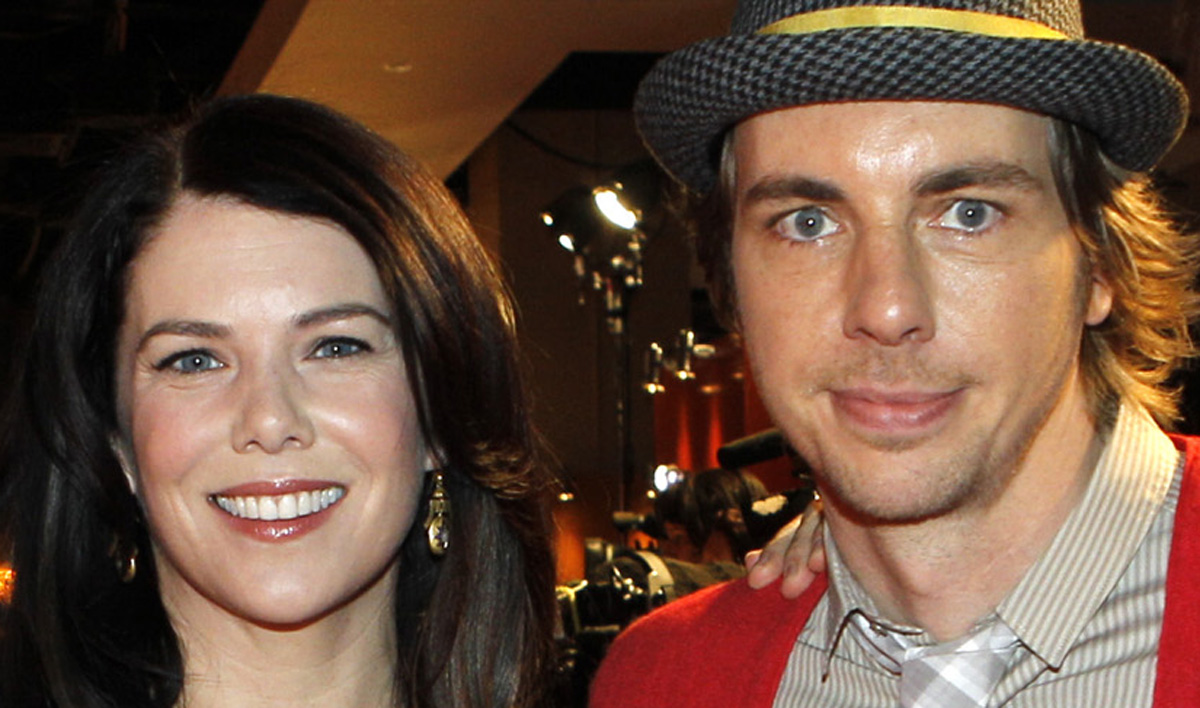 Lauren Graham Reveals Why Her Neighbor, Dax Shepard, Is ‘Out of His ...