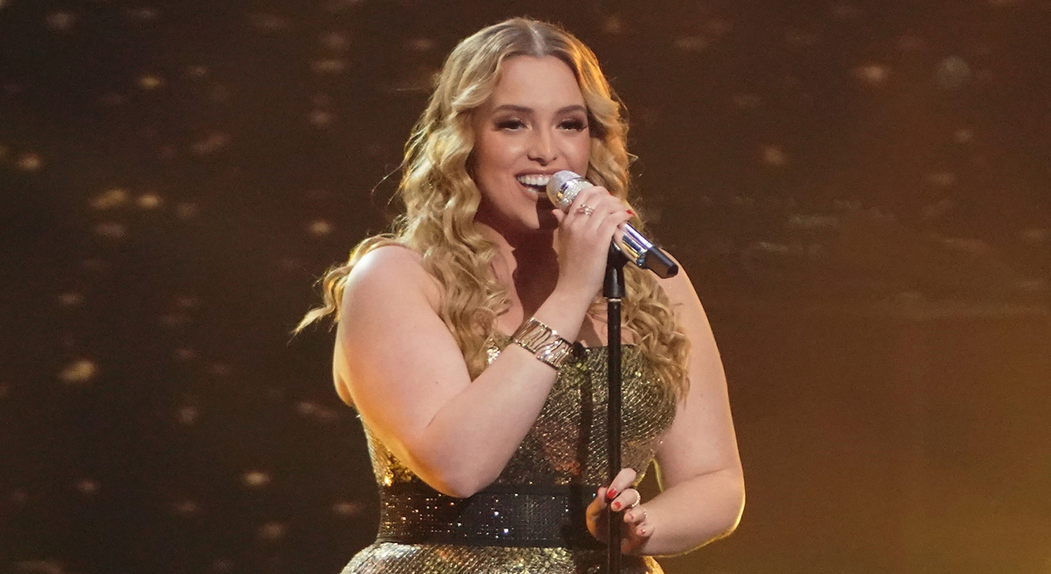 Grace Kinstler Brings ‘A Moment Like This’ Back to ‘Idol’ for Top 4 ...