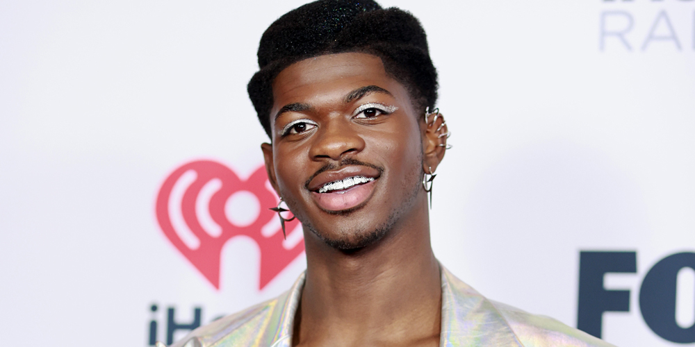Lil Nas X Shows Off His Abs on the Red Carpet at iHeartRadio Music ...