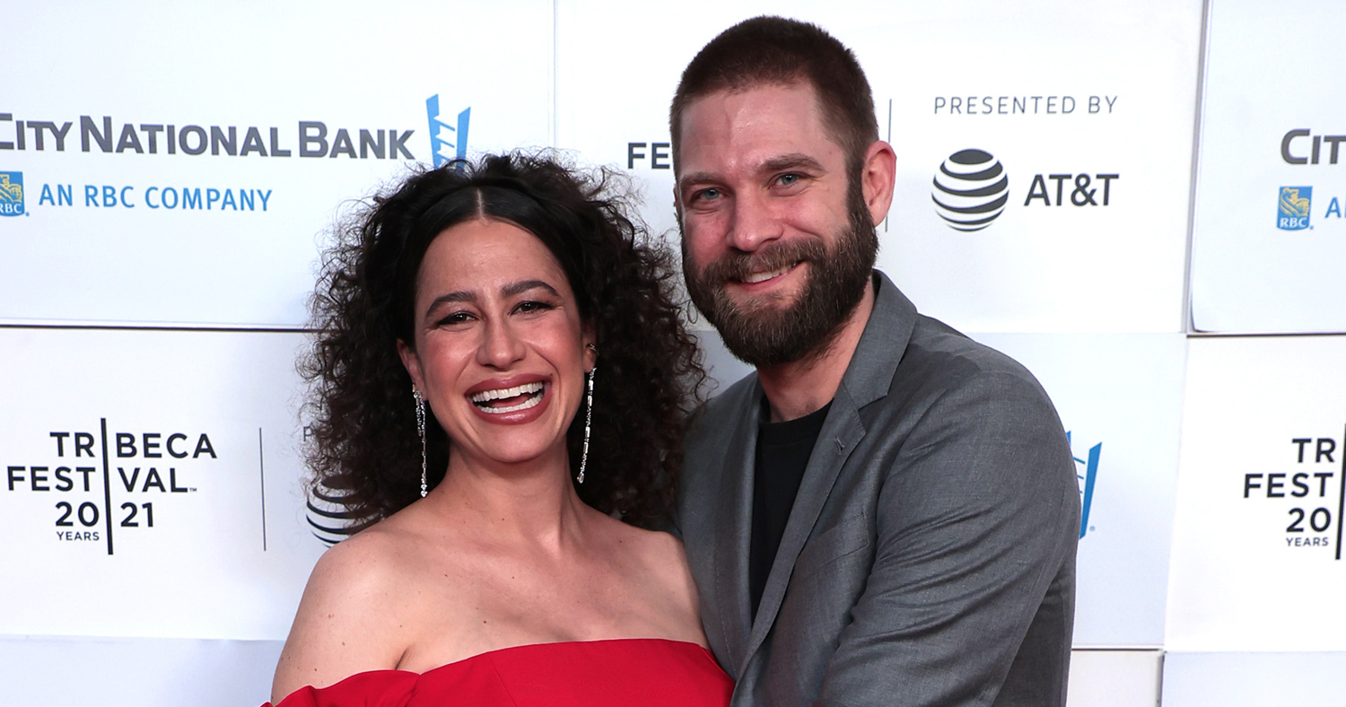 Ilana Glazer’s Husband David Rooklin Cradles Her Baby Bump at ‘False ...