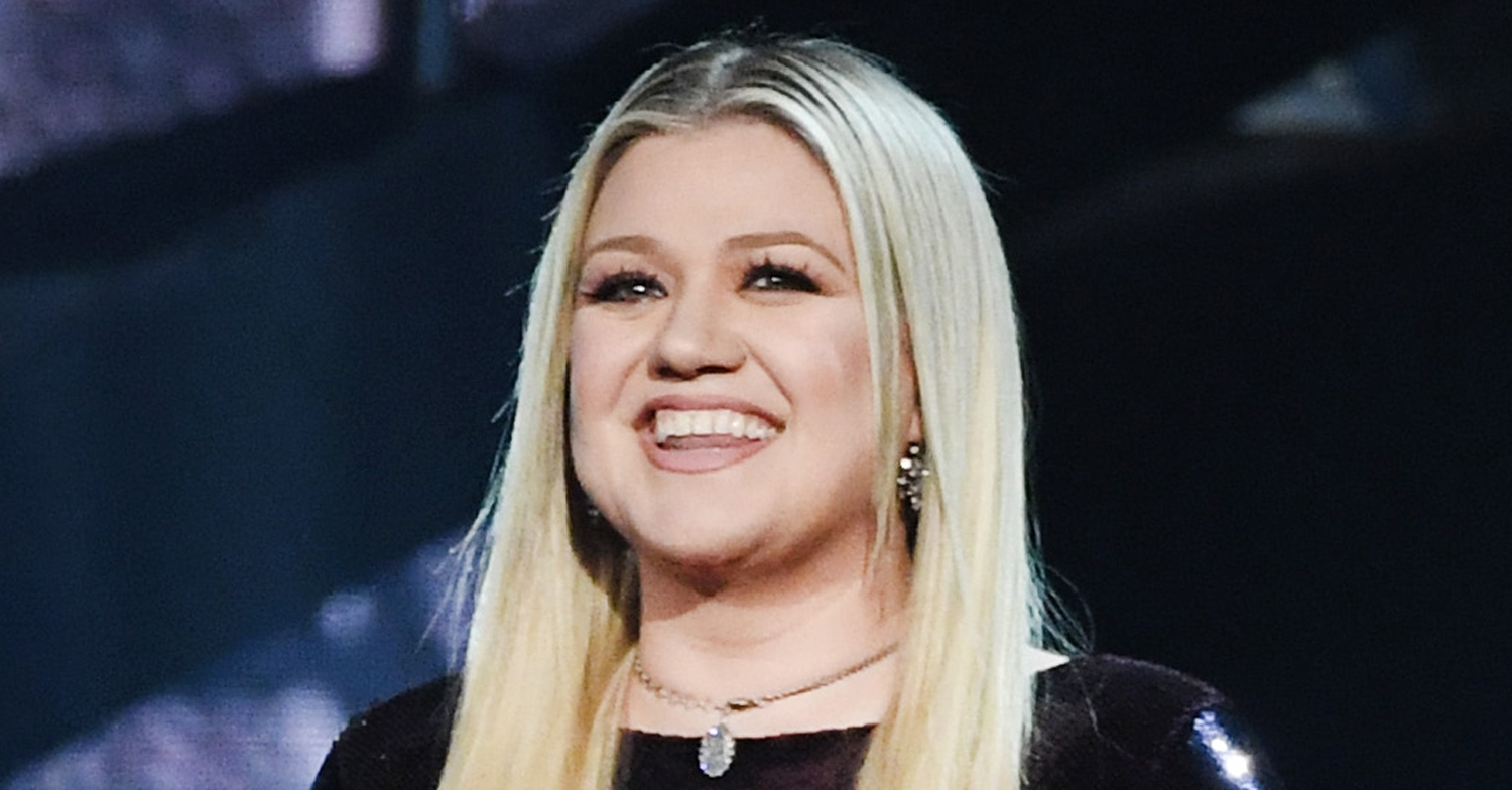 Kelly Clarkson Shares Rare Photo of Her Kids During Trip to Disney ...