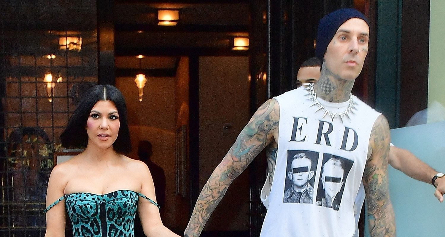 Kourtney Kardashian & Travis Barker Hold Hands Heading to ‘Saturday ...