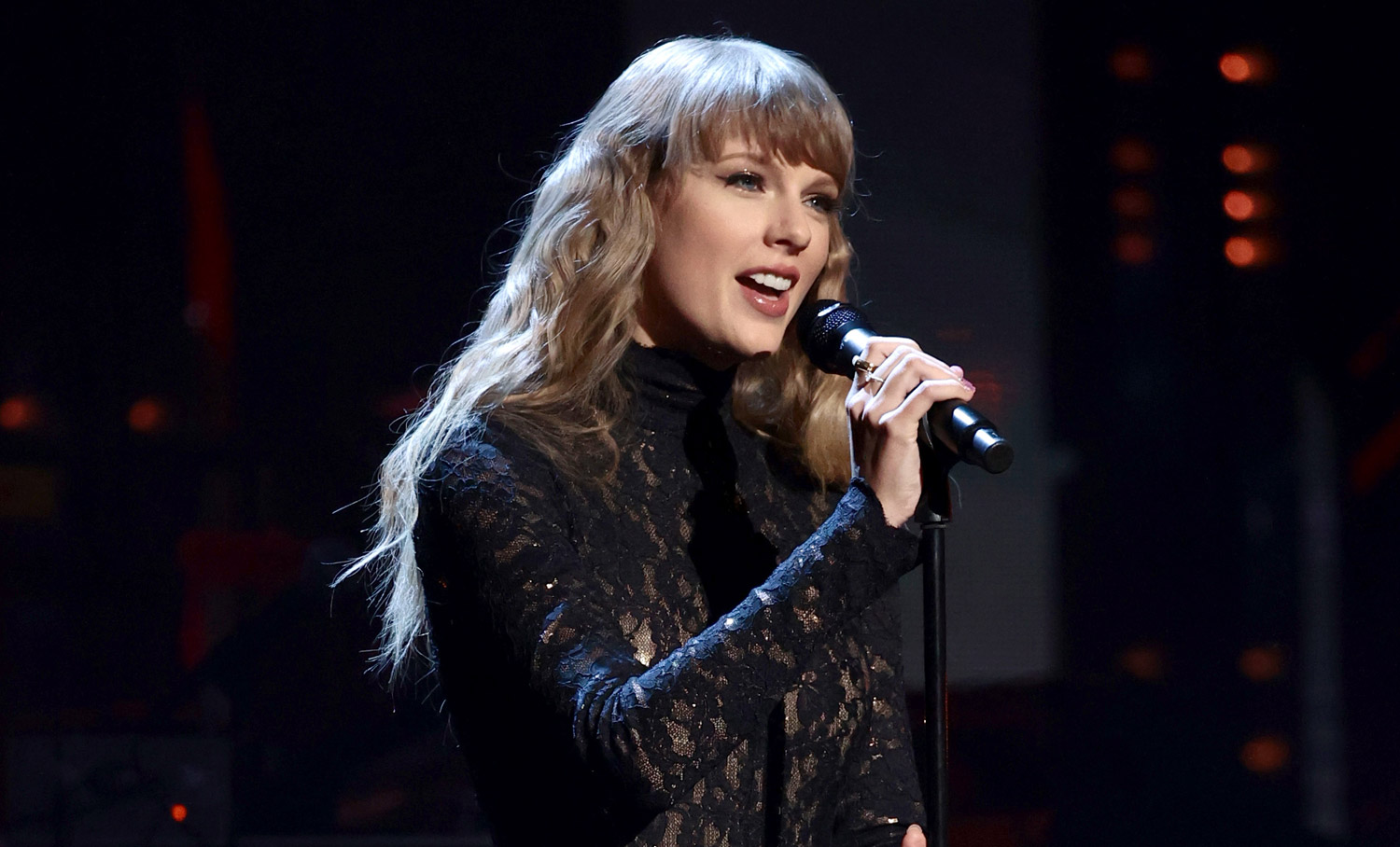 Taylor Swift Has Written Over 50 Songs Completely By Herself – Here Is ...