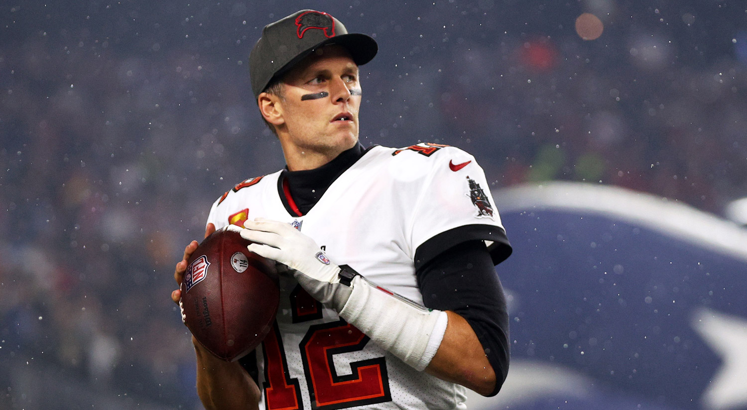 Tom Brady’s Potential Salary for 2022 Season Revealed Amid Rumors of Retirement | Football, nfl ...