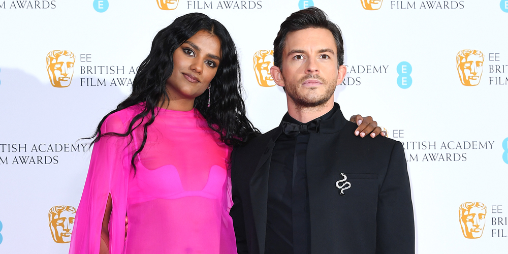 Bridgerton’s Simone Ashley & Jonathan Bailey Make A Hot Fashion Duo at ...