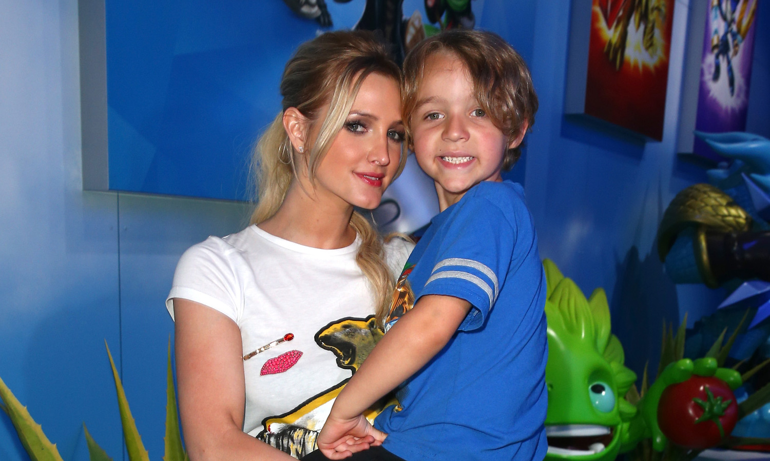 Ashlee Simpson’s 13-Year-Old Son Bronx Wentz Looks So Grown Up in Rare ...
