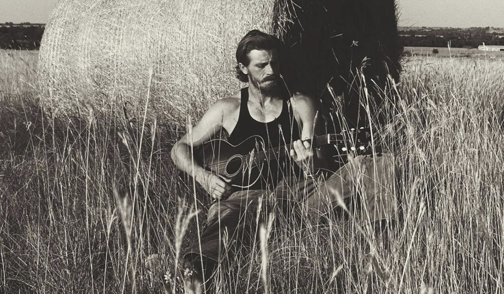 Garrett Hedlund Feels ‘More Like Home’ in New Country Single – Listen ...