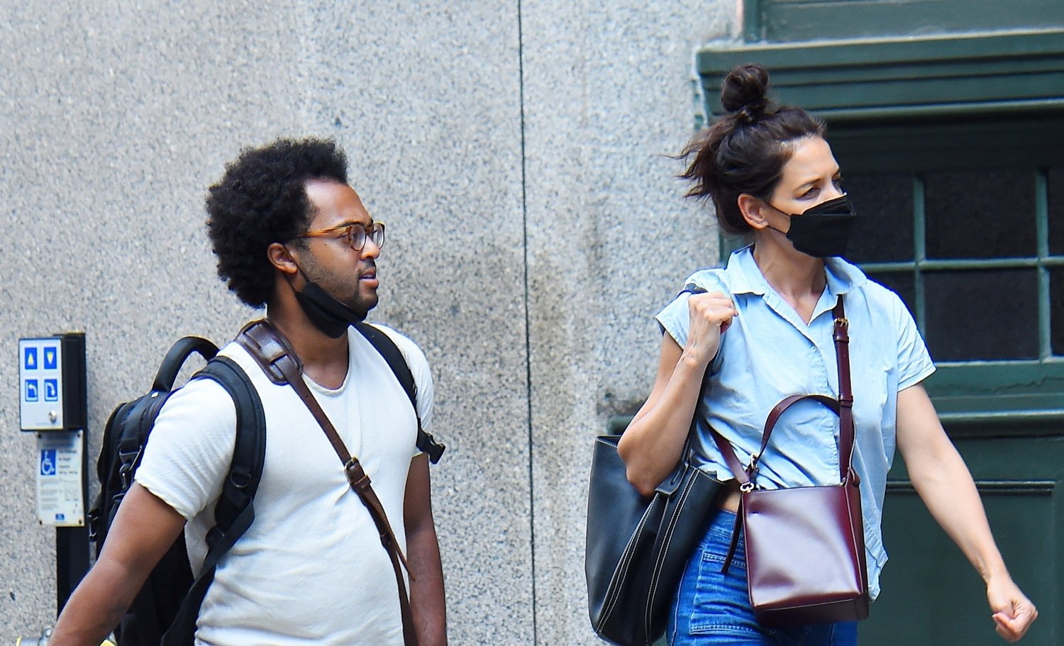 Katie Holmes & Boyfriend Bobby Wooten III Spotted Lugging Bags Around ...
