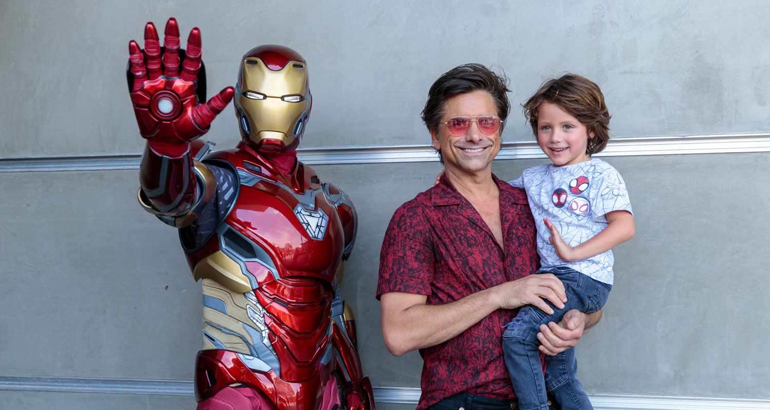 John Stamos Has Some Fun at Disneyland with Son Billy! | Billy Stamos ...