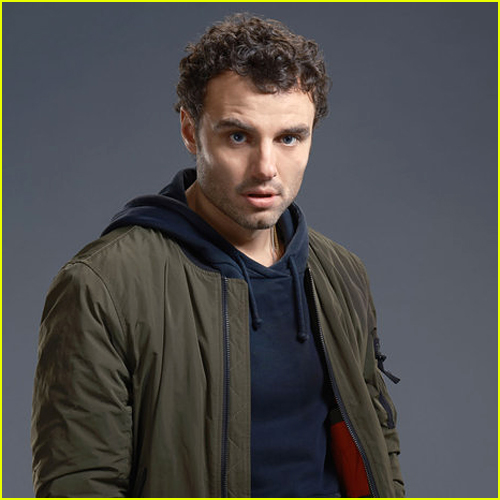 ‘La Brea’ Season 2: 2 Stars Exit, 11 Return & Two New Stars Join The ...