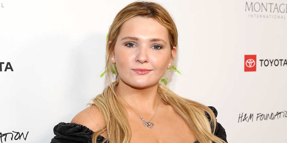 Abigail Breslin Reveals She’s A Survivor of Domestic Violence | Abigail ...
