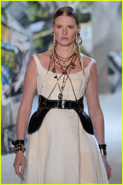 Rihanna’s Savage X Fenty Show 2022 – Celebrity Lineup & Performers ...