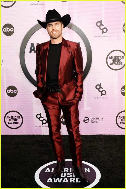 AMAs 2022 – Every Red Carpet Look Revealed! (Photos) | 2022 American Music Awards, American ...
