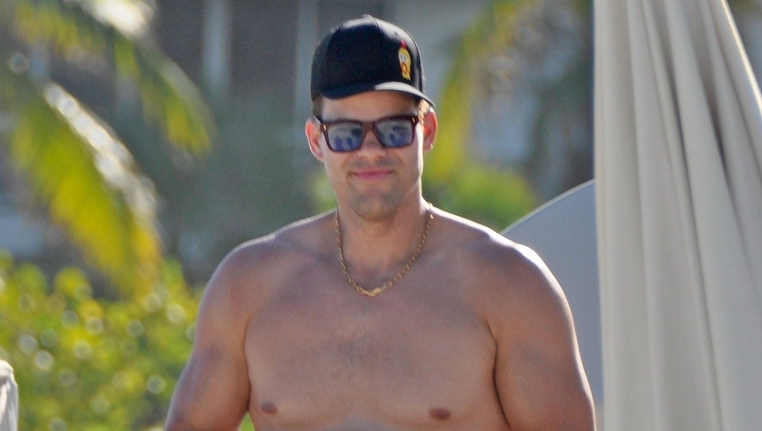 Kim Kardashian’s Ex-Husband Kris Humphries Spotted Going Shirtless ...